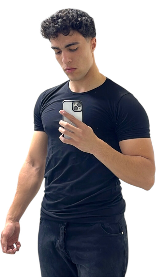 Khaled Fares Model on Modelisto